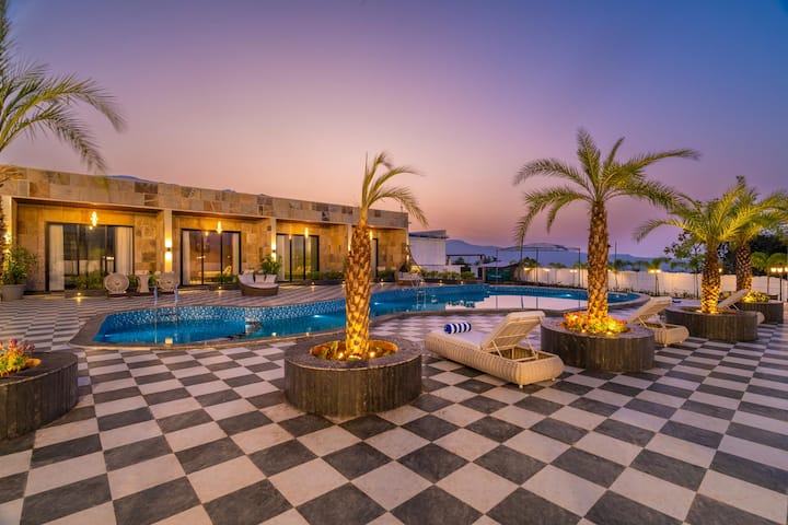 Stayvista At Saya Infinity W/ Pool, Lawn - Matheran