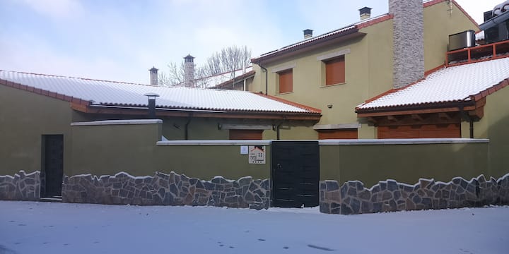 Tu Casa Rural Para Grupos, En La Montaña Palentina - Cervera de Pisuerga