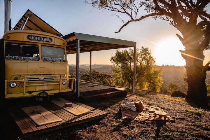 The Valley Bus At Eridani Retreat - 시모어