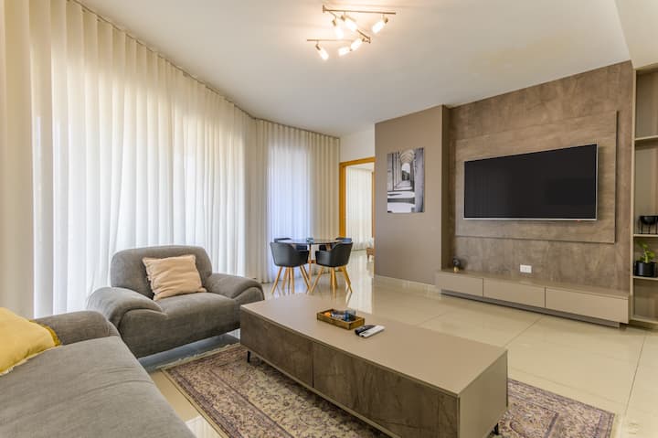 Brown 8  3br Apt In Sioufi, 8th Floor W/ Balcony - Beirut