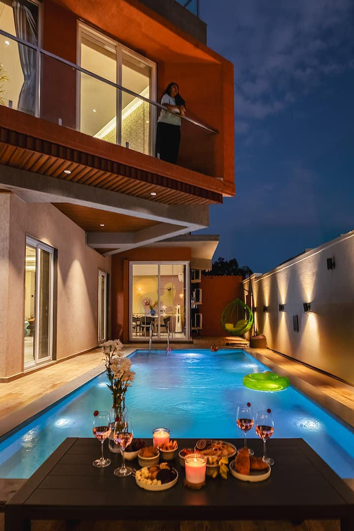 Stayvista At Mikasa W/ Wifi, Ac, Pool, Bbq - Lonavala