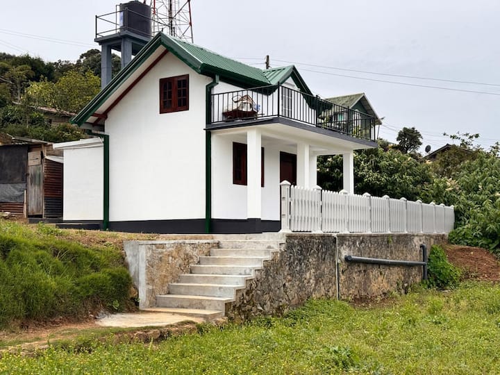 Find Peace Of Mind In The Misty Mountains. - Nuwara Eliya