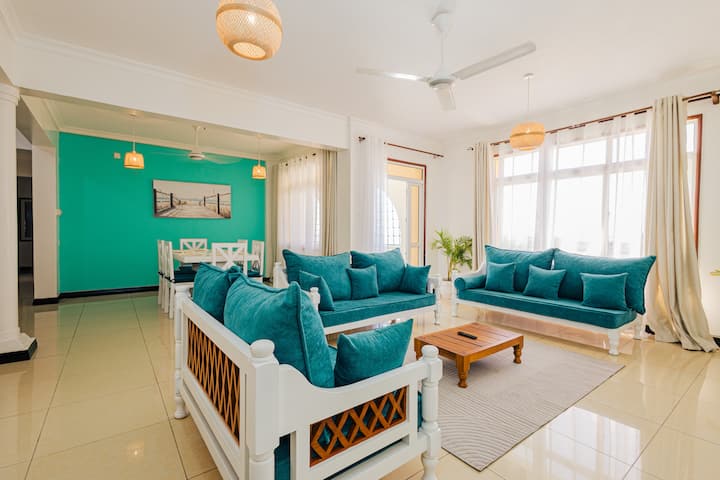 3 Min Walk2 Beach+pool Games+bathtub+hotshower+ac - Mombasa