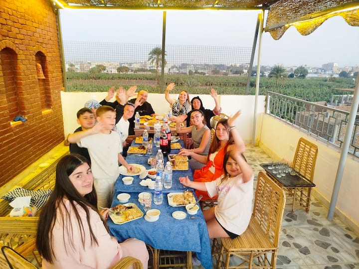 Views Of The Nile River, Luxor Temple,& Balloons - 룩소르