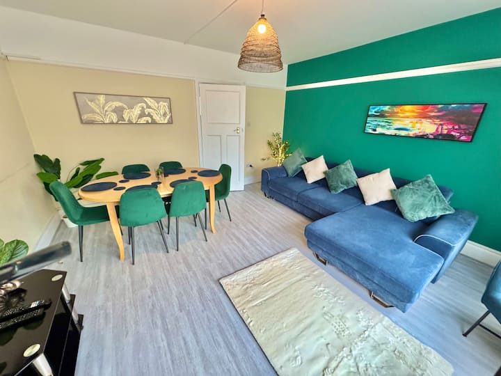 Stylish Apartment - Walk To Beach - Free Parking - Bournemouth