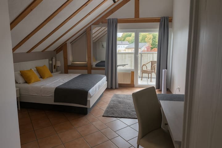 Doppelzimmer Deluxe Mit Balkon - Giessen