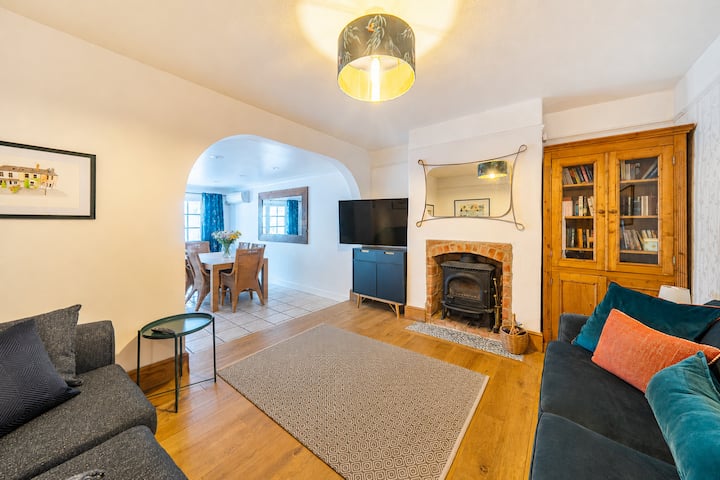 Beautiful Family Home W/ Parking In Central Oxford - Oxford