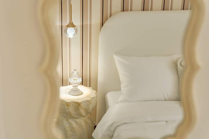 [오픈20%할인]신사역도보8분/1층/가로수길,강남,코엑스,압구정동/피부,성형,트렌디감성 - Seoul