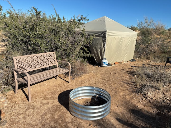 Motel Tent - Has Bed & Microwave! - Sonora