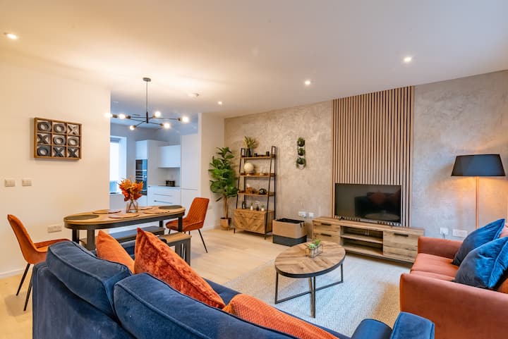 Stunning 5 Bedroom Town House With Off St Parking - Brístol