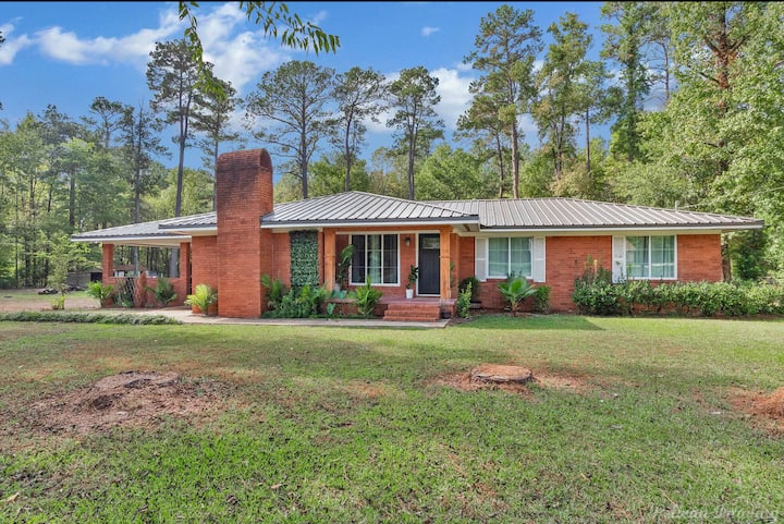 Private 1-acre Retreat • Deck • I-49 • Caddo Lake - Caddo lake