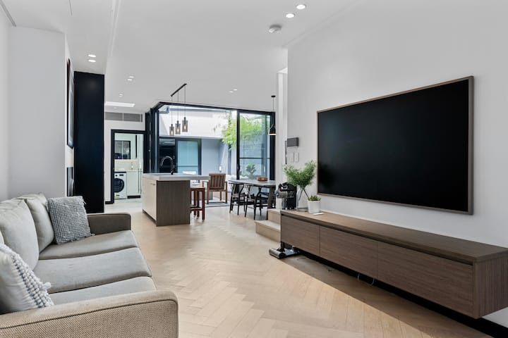 Spacious Family-friendly 5-br Home In Glebe - Sydney