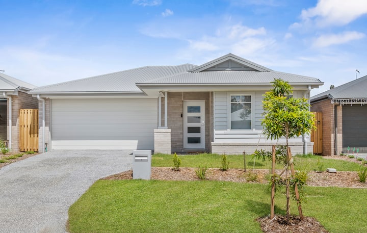 Fresh & Stylish 4br Getaway Near Local Parklands - Brisbane