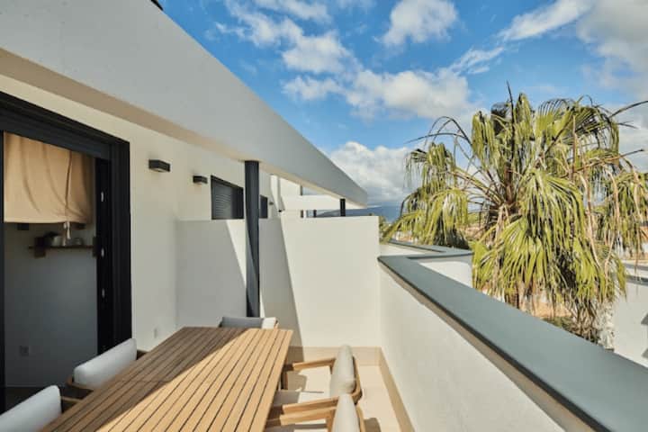 Iceberg Sun | ÁTico Piscina Parking Terraza - Tarifa