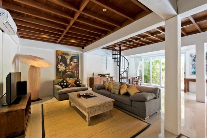 4br Cozy Oasis Villa In Legian With Pool - 水明漾