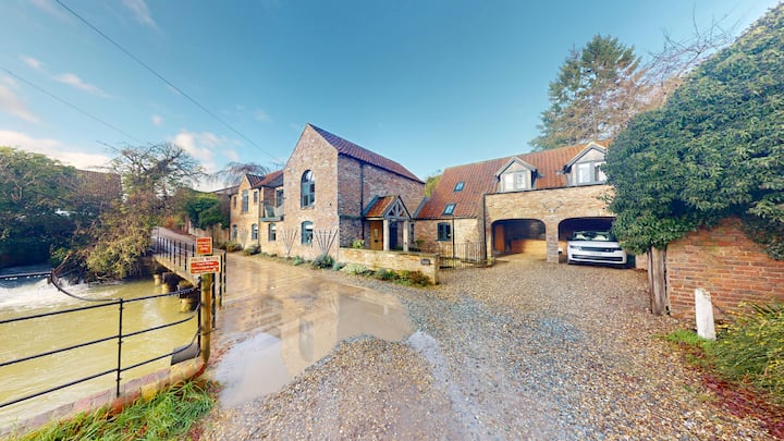 Mill Race Cottage - Driffield