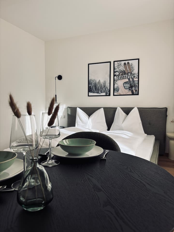 Cozy Alpine Apartment With Balcony & Mountain View - Schladming