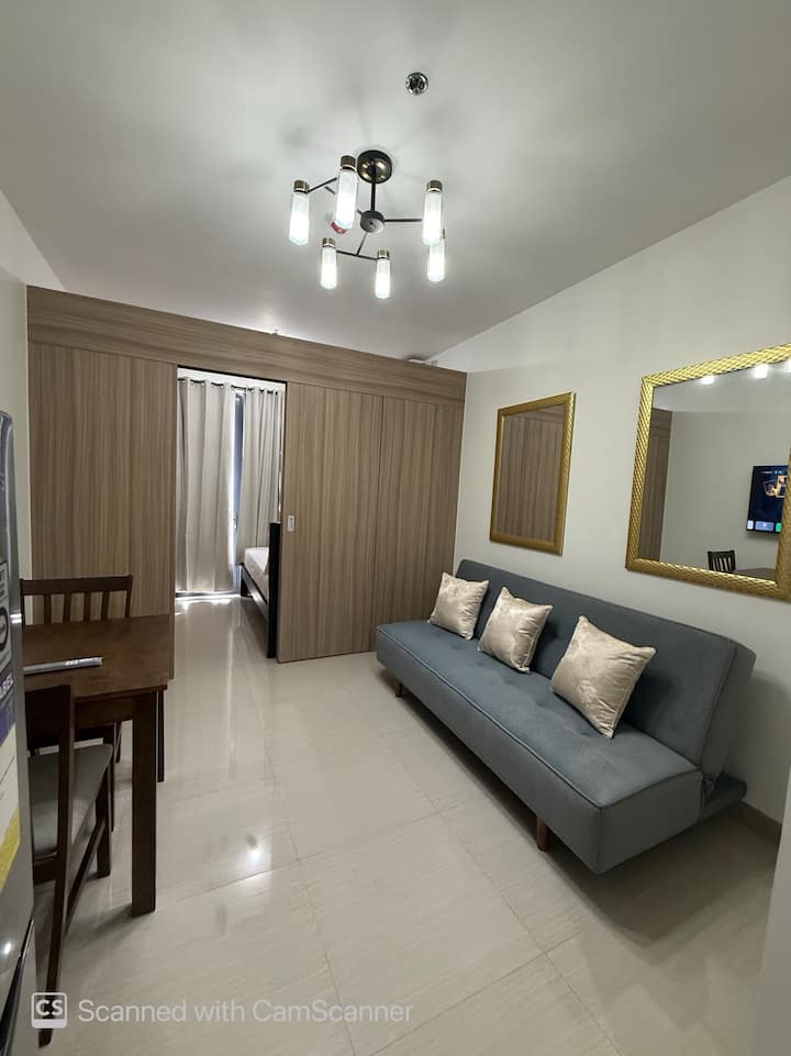 Bay Haven Luxe @ Moa Bright And Cozy 1br - Pasay