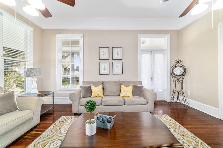 Downtown Ocala Apt — Great For Families & Groups! - Ocala, FL