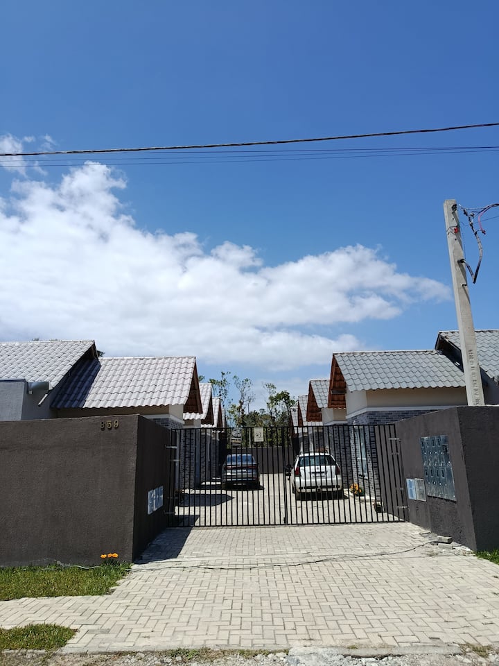 Casa Recém Inaugurada Em Condomínio. 750 M Do Mar. - Matinhos