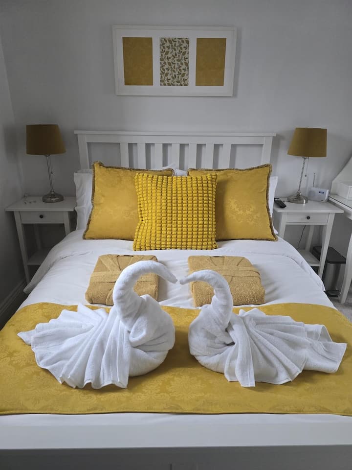 Double Room With Kitchenette In Northampton Home - Northampton, UK