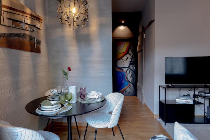 Luxury Art & Chromotherapy Apt-hospital District3 - Pavie