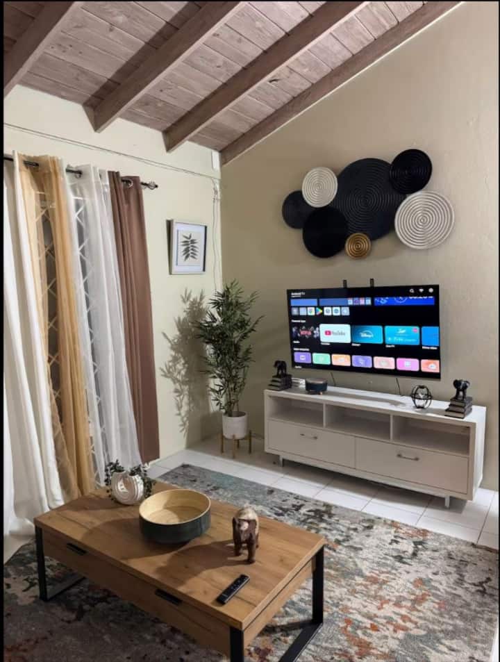 Sunrise Villa | Cozy 2br • 9 Mins From Ochi - Jamaica