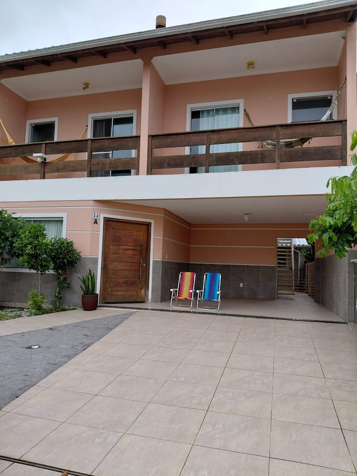 Adorável Casa 4 Suítes Próx. à Praia Florianópolis - Governador Celso Ramos