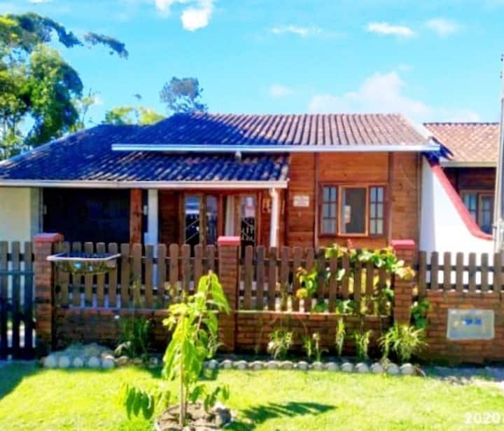 Casa Com Jacuzzi • 400m Da Praia • Pet Friendly - Itapoá