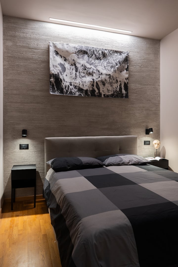Luxury Art & Chromotherapy Apt-hospital District4 - Pavia