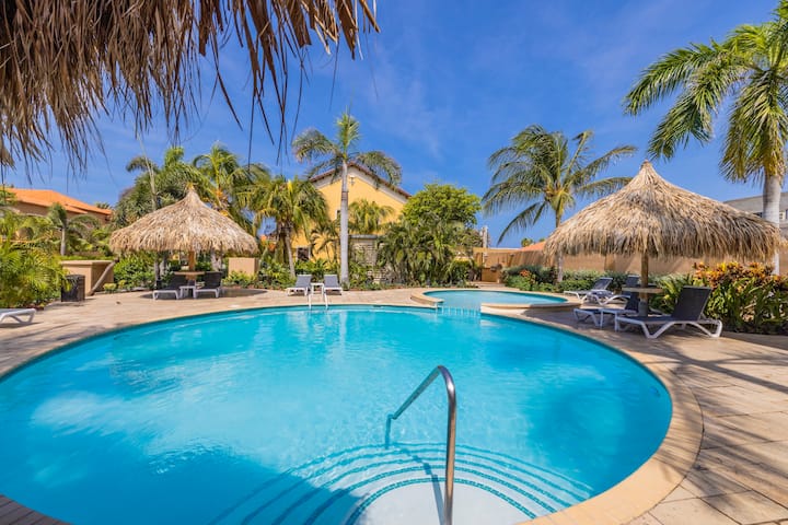 Cozy King 1br1ba@gold Coast | Pools | Tennis | Gym - Aruba