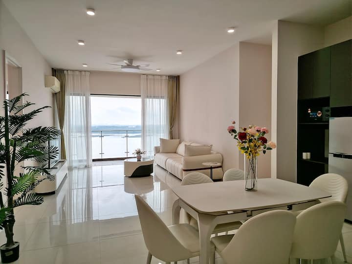 Stunning Royal Ocean View/2 Car Park/huge Balcony - Bukit Batok