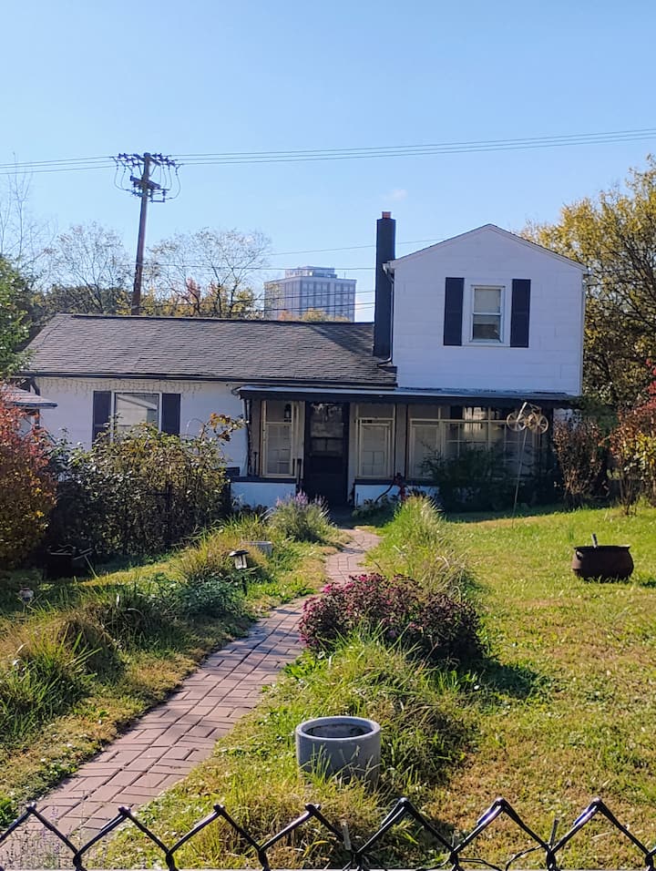 Farmhouse In The City, Apt A - Neyland Stadium Knoxville