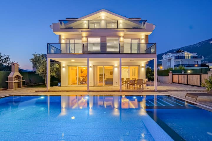 Luxury 4 Bedroom Villa Vogue Mountain Sunset View - Ölüdeniz