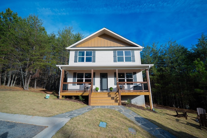 Modern Luxury Cabin W/ Hot Tub & Fire Pit In Helen - Helen, GA