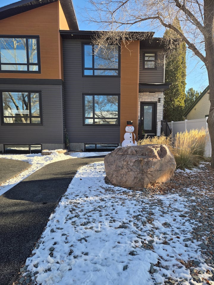 19th Hole - Saskatoon