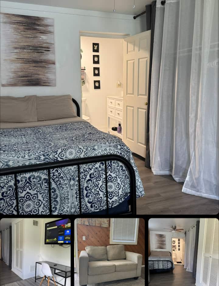 Private Cozy Studio - Private Entrance - Palm Bay