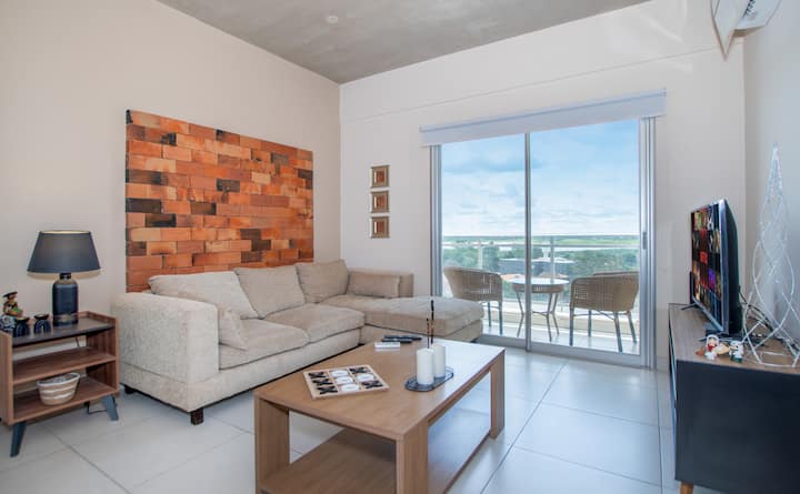 Light-filled 2br Apartment With Balcony - Paraguay