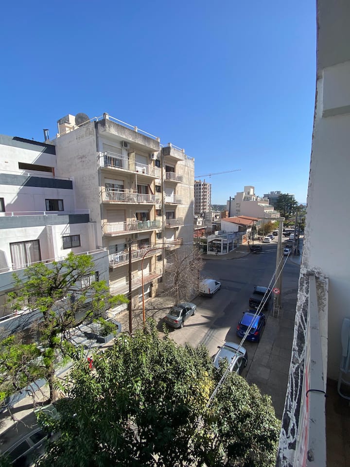 Hermoso Dpto C/balcon Casi En Plena Peatonal! - Villa Carlos Paz