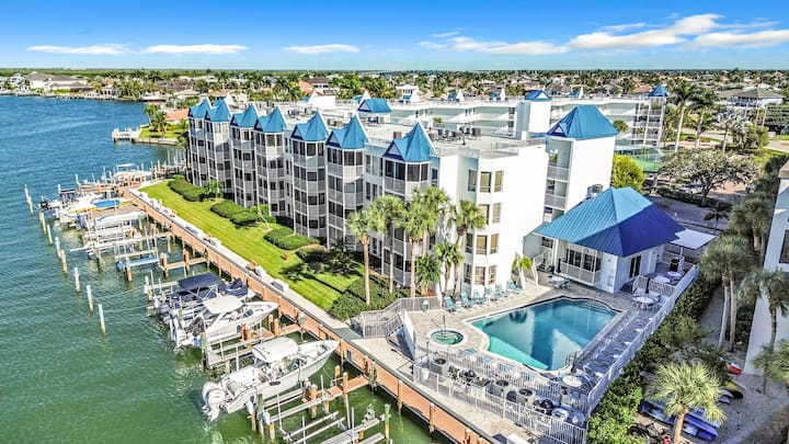 2 Bedroom Condo Marco Island! - Marco Island, FL
