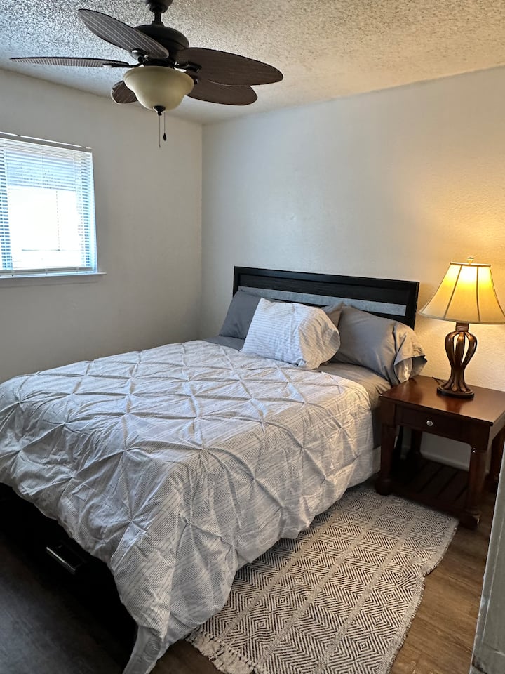 Tigist Tow Bed One Bath Gated Community Apartment - Killeen, TX