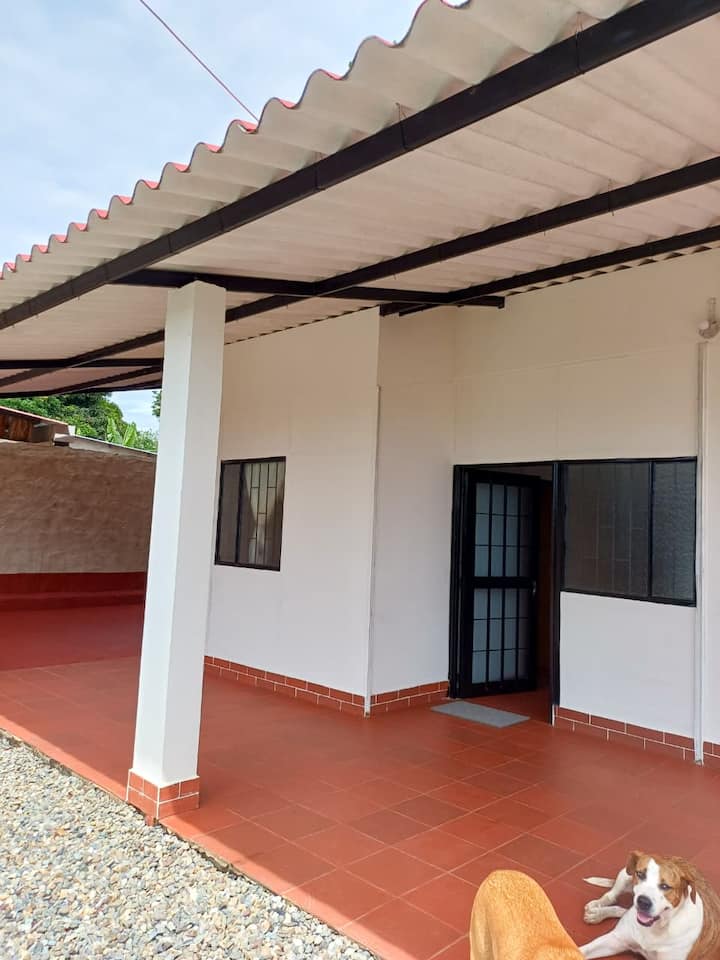 Cabaña Tranquila Con Amplio Espacio En San Juan - Meta