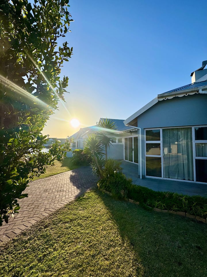 1039 Roux’s Place - Jeffreys Bay