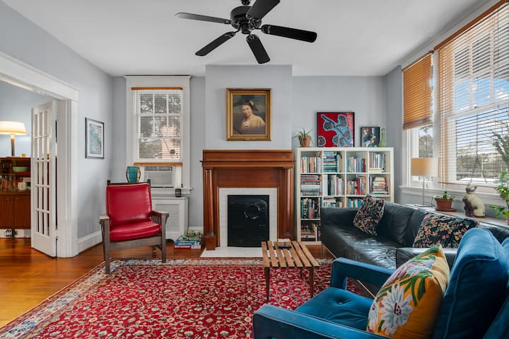 Colorful Vintage Home | Walk To Carytown | Pets - Richmond, VA