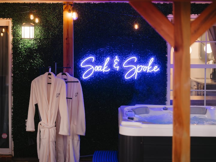 The Spoke House: Hot Tub, Fire Pit, 5 Min To Coler - Bentonville, AR