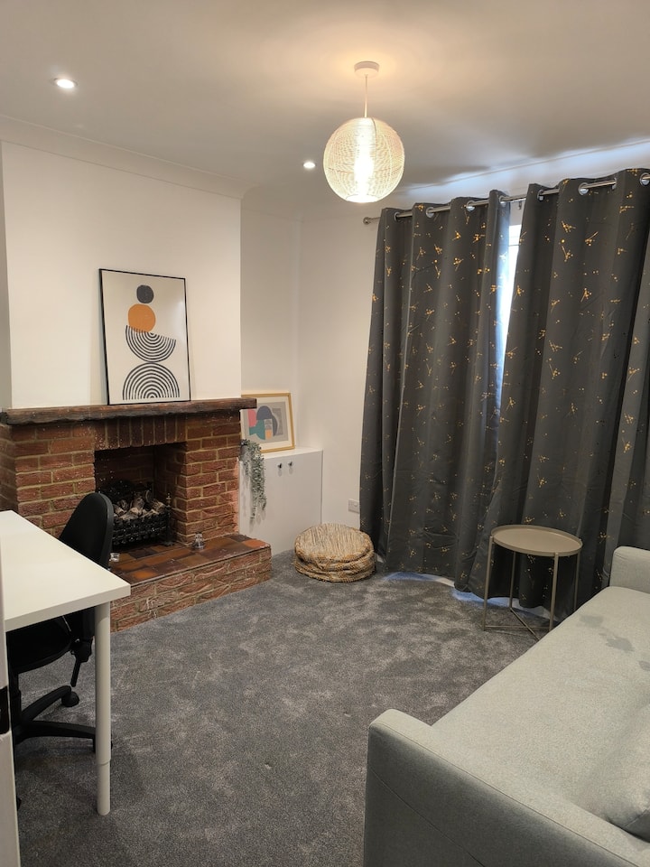 Redhill,sleeps6,2parking,15mins Lgw, 30 To London - Redhill