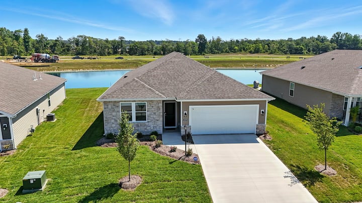 Pondside Ranch Retreat – Peaceful 4br Villa - Fort Wayne, IN