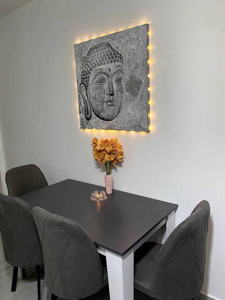 Lux Apartment For The Holiday In City Center - Кирения