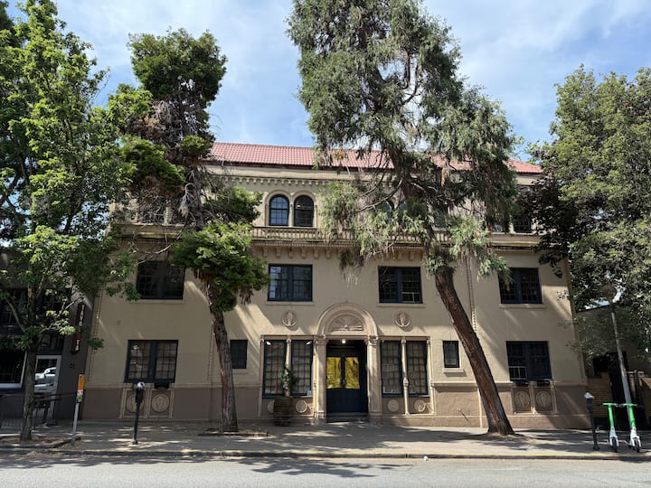 Amazing Private King Suite With En-suite Bathroom! - Seattle, WA