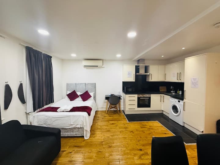 The Nest One Bedroom Flat In London - London